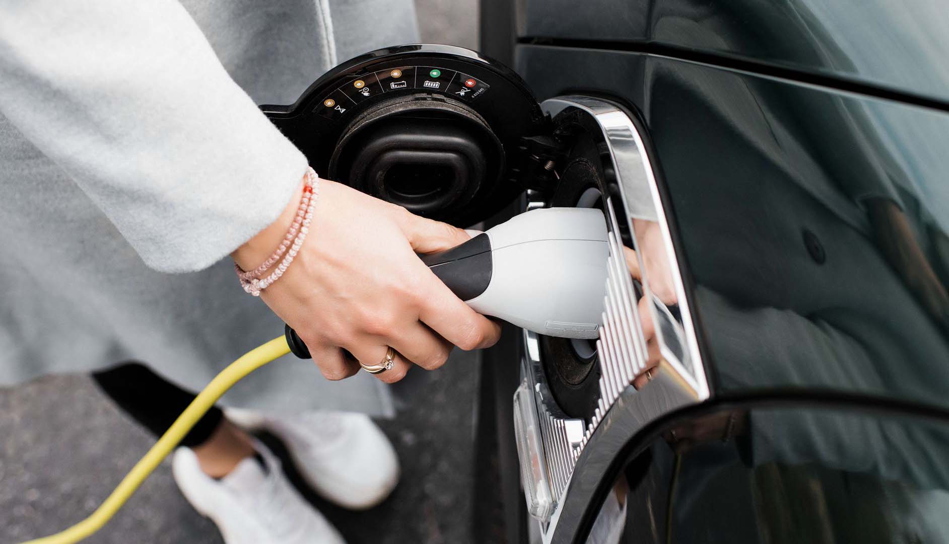 Electric Vehicle Charging 2025 Guide: 9 Common Issues Solved